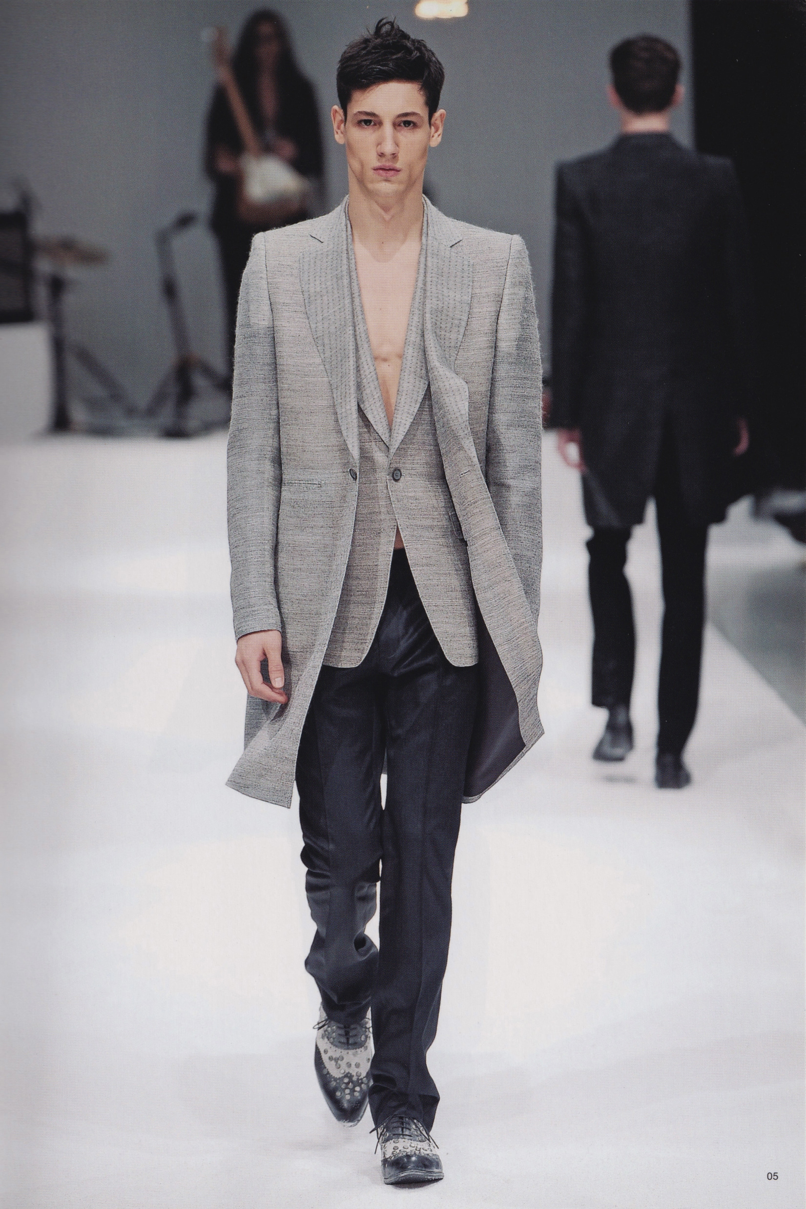 MIHARA YASUHIRO AUTUMN/WINTER 2009 – “LEFT AND RIGHT” – BANAL PIECES
